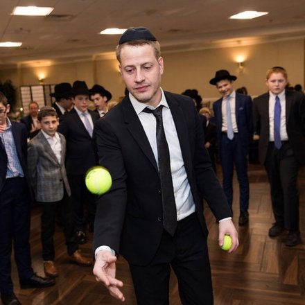 Yossi Newman Entertainment - The Simcha Mall