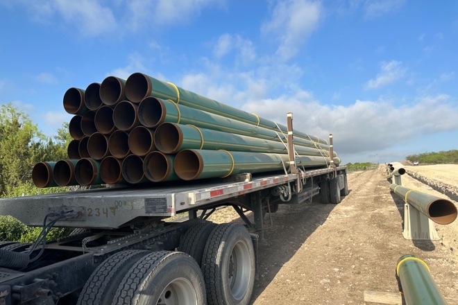 Flatbeds Specialized In Oil & Gas — Trunkline