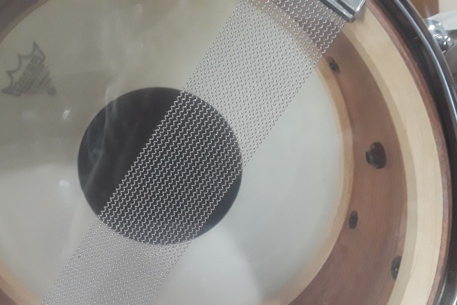 S h i n e 7x14-in mahogany shelf snare drum with black Hardware ...