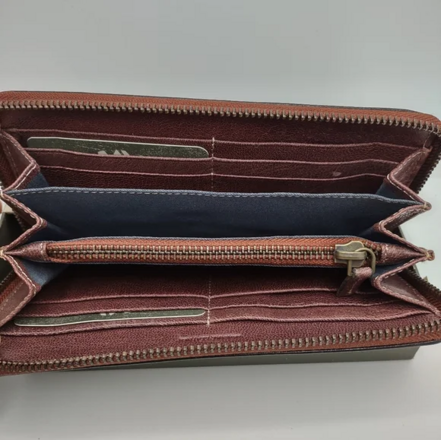 10 pcs. NIB Timberland Brown Leather Zip Around Wallet - Simplelots ...