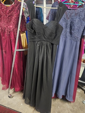 25 lbs. Formal dresses different sizes and styles - Simplelots Bulk ...