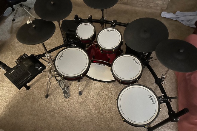 ALESIS STRIKE PRO SPECIAL EDITION DRUM KIT - DrumSellers.com