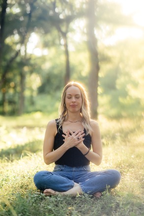 Book Building Resilience and Emotional Strength with Lara on Well Me ...