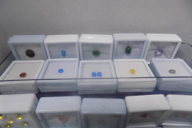 Lot of25 Genuine gemstones - Simplelots Bulk Wholesale Liquidation